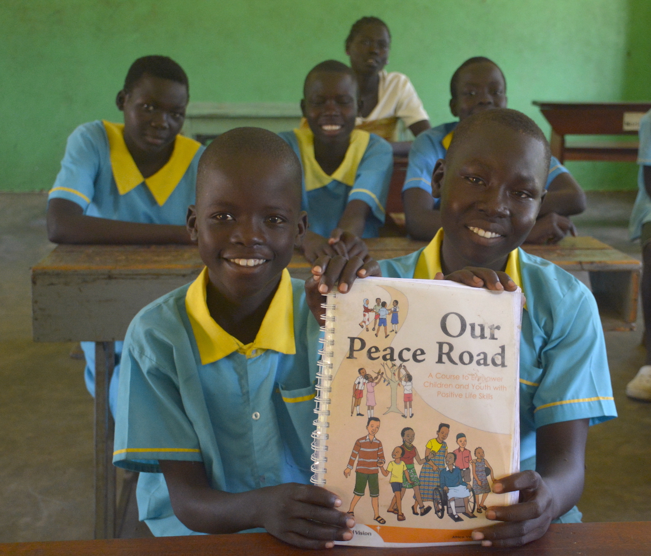 200 children from peace clubs campaign: Give love a chance! | South ...