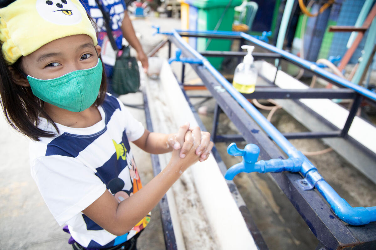 Jovilyn reminds other children to wash their hands thoroughly | Water ...