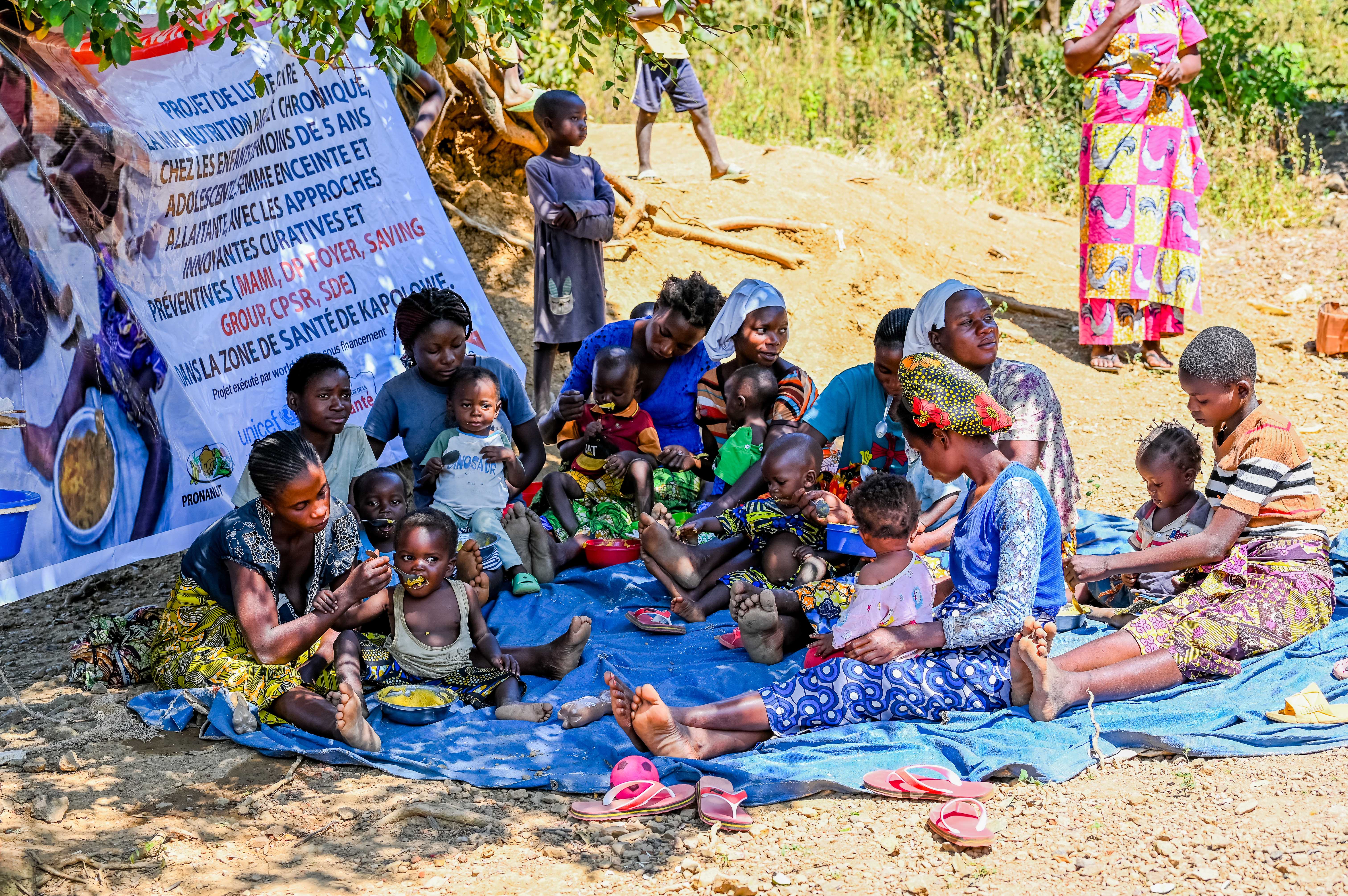 DR Congo: Cured of malnutrition, the children of Kapolowe hope for a ...