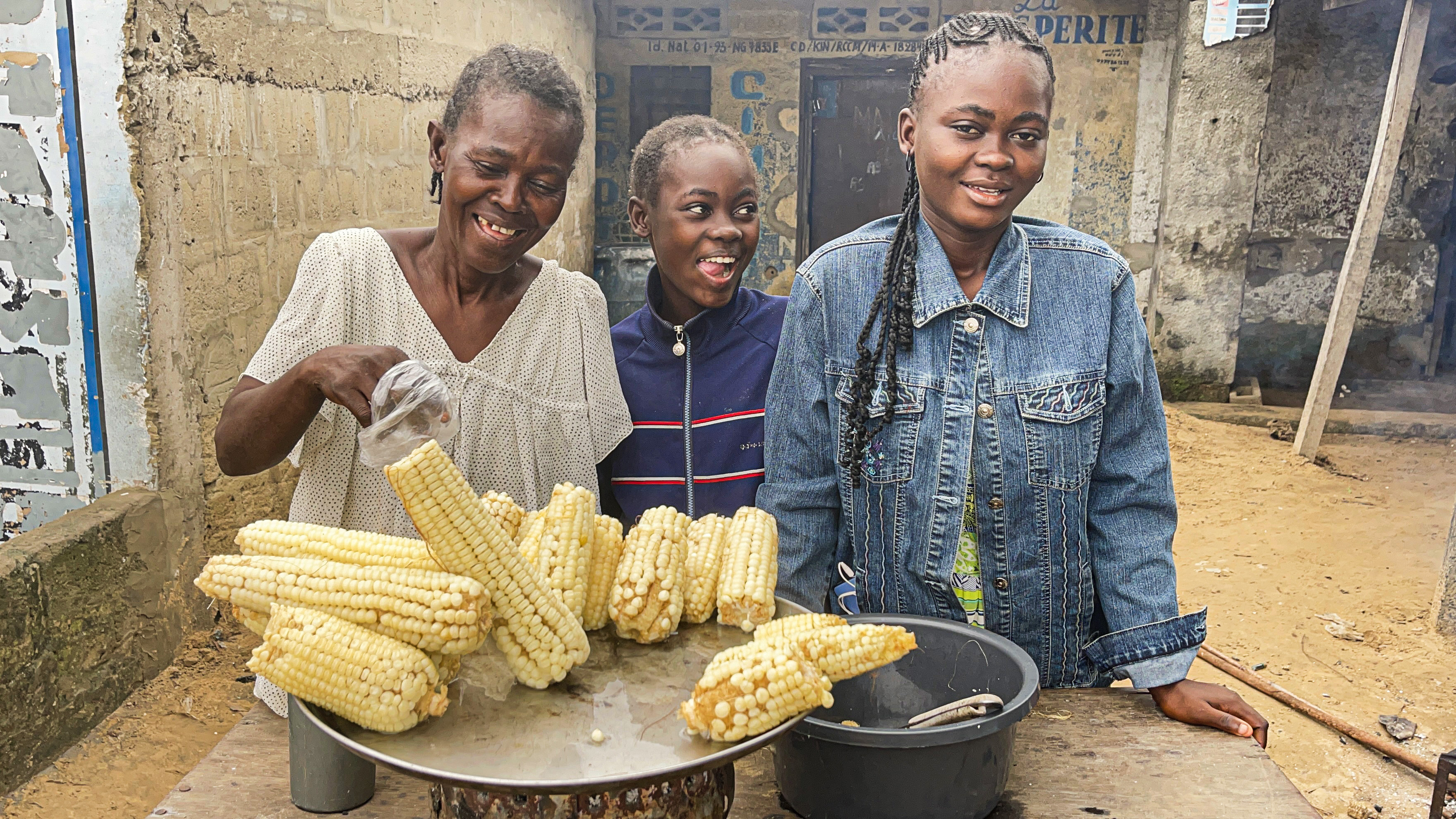 DR Congo: A vulnerable family sees its future transformed thanks to pig ...