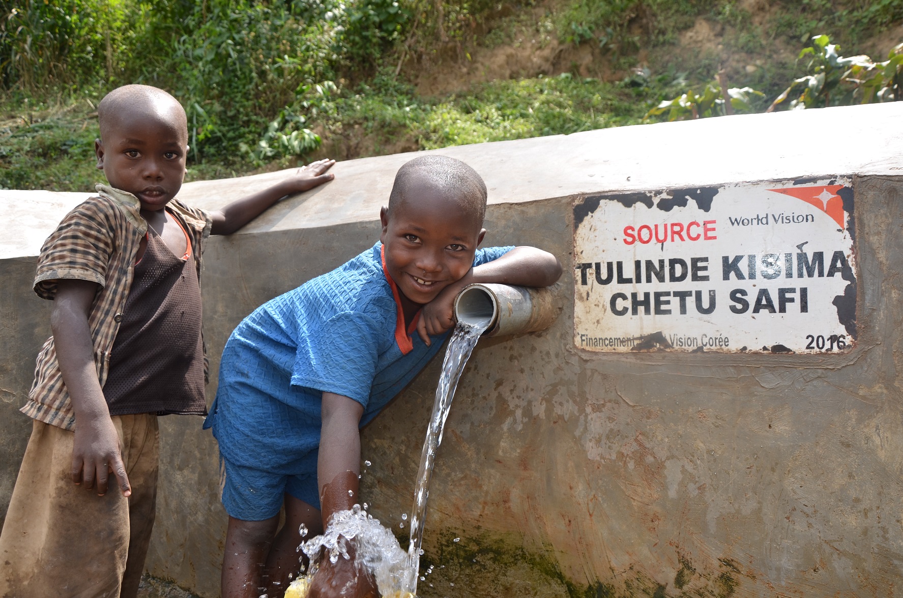 Congolese children in Rutshuru territory celebrate clean water | Congo ...