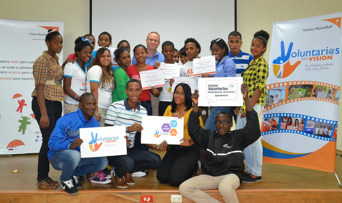 Visión Mundial reconoce a jóvenes voluntarios | Americas | World Vision ...