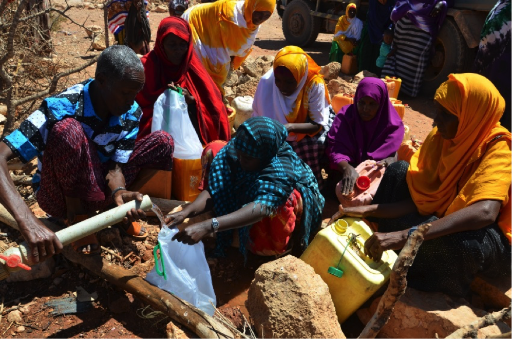 Emergency water keeps Somalia communities alive | Somalia | World ...