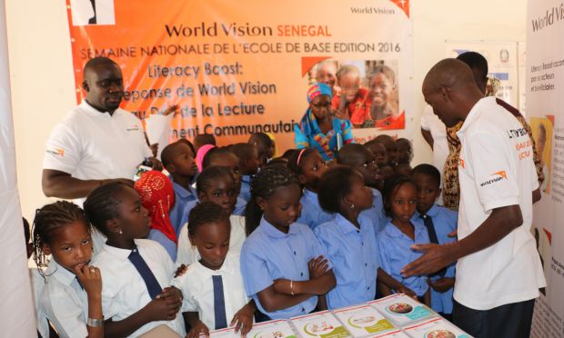 World Vision à la Semaine Nationale de L'Ecole de Base | Senegal ...