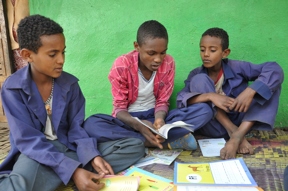 Reading Buddies help children learn to read through friendship ...