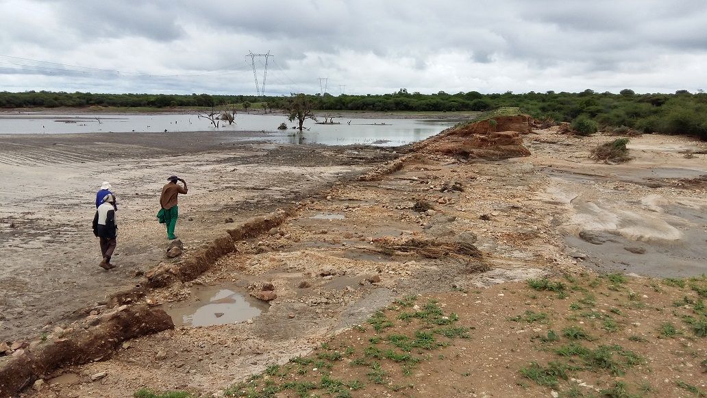 Heavy rains and floods in Zimbabwe destroy dams and irrigation ...