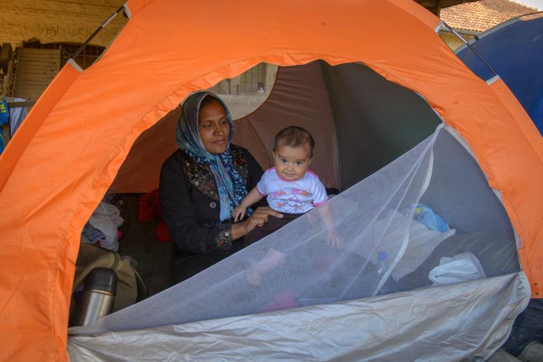 Refugees find shelter in abandoned buildings in Serbia | Bosnia and ...