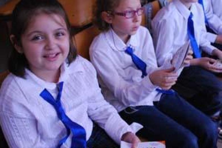 Romanian students learn about their rights & why abuse is wrong ...