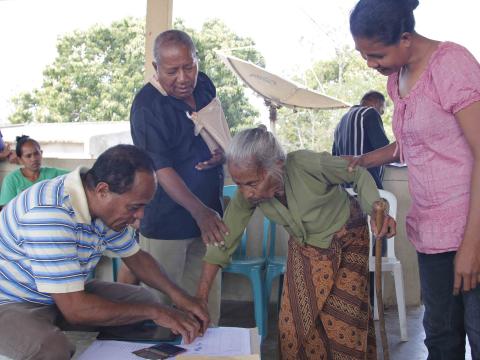 Drought-affected families in Baucau, Timor-Leste receive food ...