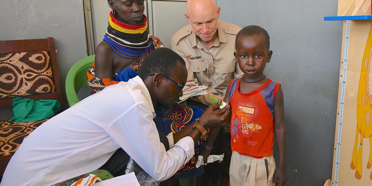 Hunger and Obesity: A frightening food see-saw | View | World Vision ...